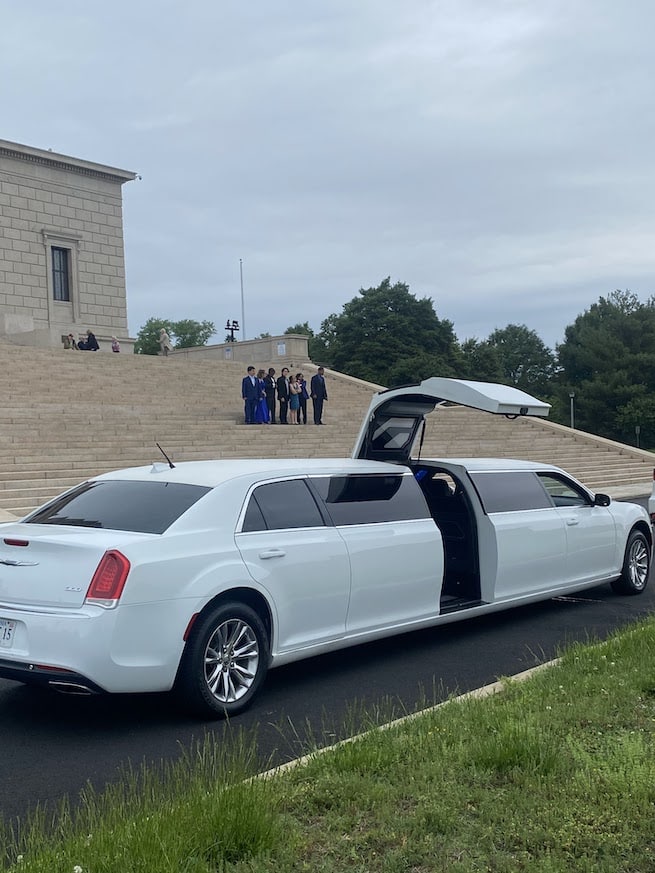 Stretch Limousine - Swift Limousine
